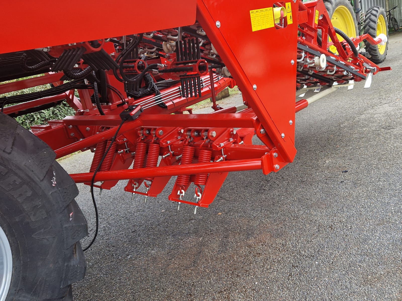 R3CMR : L'Arracheuse 3 Rangs SIMON pour Carottes et Panais - Machines Simon